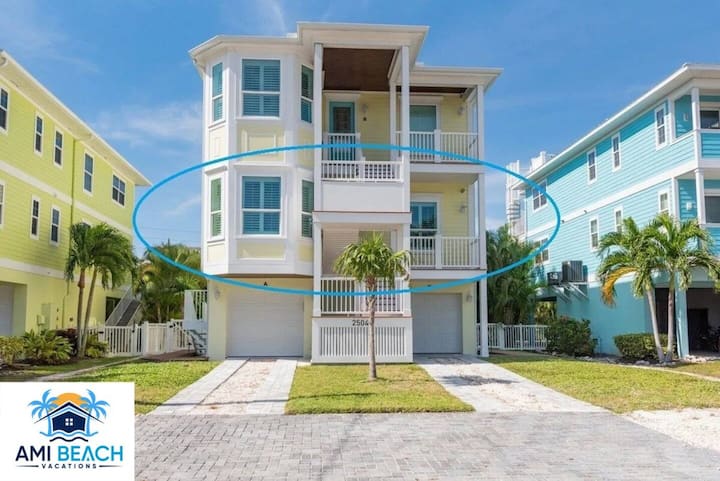 Ami Beach Oasis - Bradenton Beach, FL