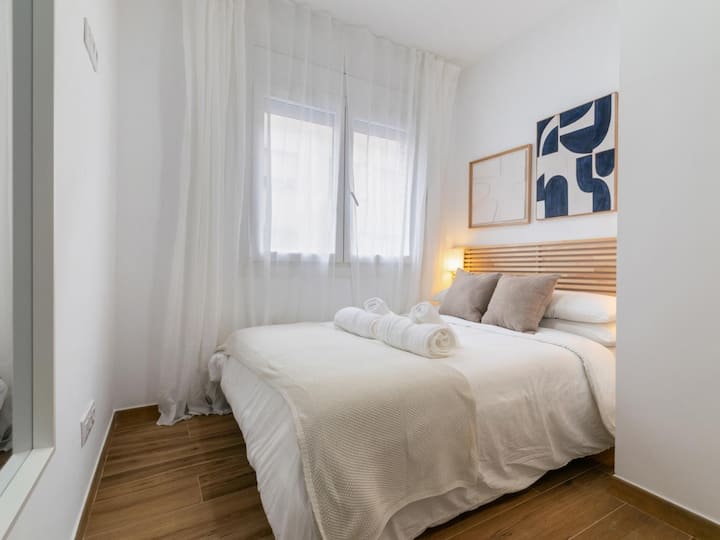 Double Room With Private Bathroom R2 - Sant Joan Despí