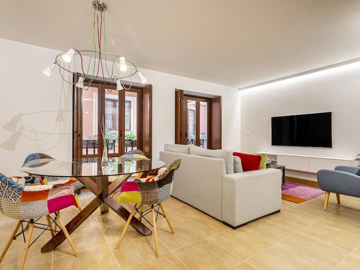 Sophisticated Apartment In The Heart Of Valencia - Valencia
