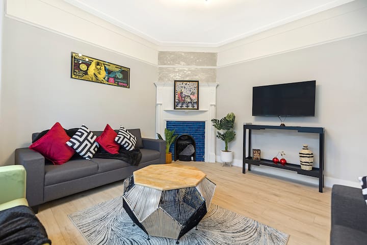 Comfortable 3br Retreat W/ Lounge & Garden - Southgate - London