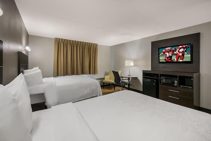 4 Relaxing Rooms W/ Easy Access To I-40 | Pool - Knoxville, TN