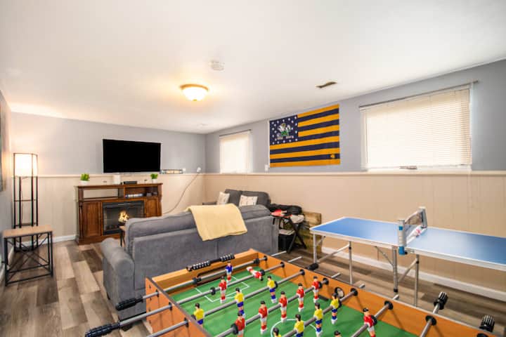 The Irish Retreat 4bedrooms, 2 Miles From Campus, - Mishawaka, IN