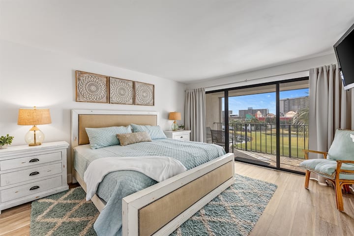 2 Bed-3 Bath! Next To Edgewater Convention Center! - Panama City Beach, FL