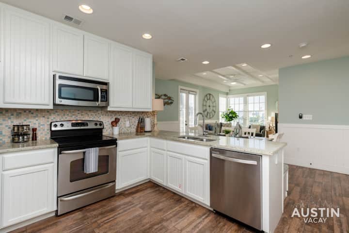 Quiet Luxury Condo at Cinnamon Shore w/ Amenities - Condominiums for ...