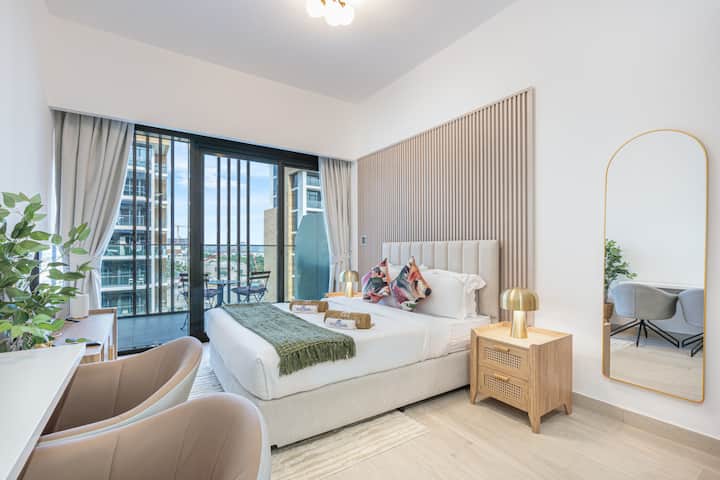 Chic & Beautiful Home In The Heart Of Meydan - Dubai