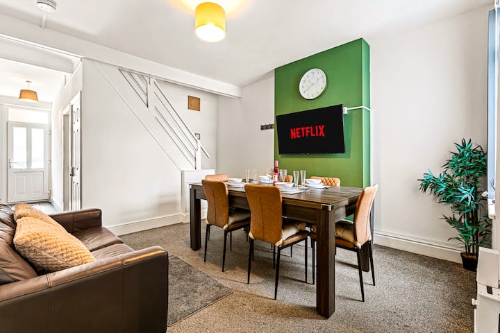 Modern 5 Bed House Contractor Wifi Insurance Stays - Leicester