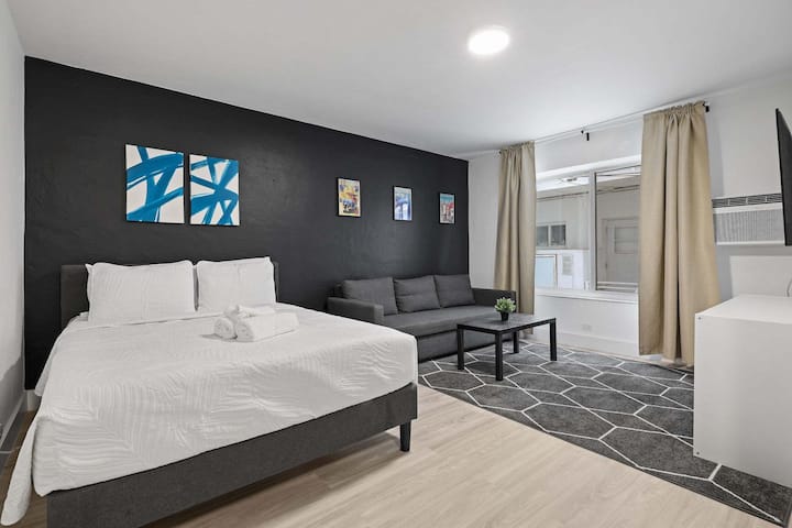 Coastal 1 Bedroom Steps From Ocean - Miami Beach, FL