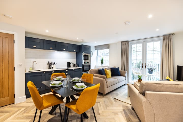 12 Rock Mill | Deluxe 2 Bed Apartment With Balcony - Bakewell