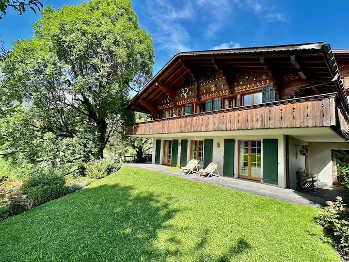 Gstaad Gem: Best Alps View & Serene Pond - Les Diablerets