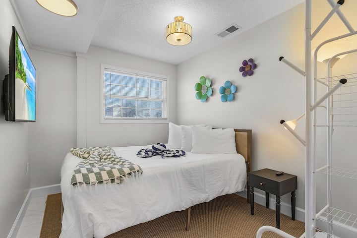 Waterfront Duplex W/ Heated Pool - Fort Myers Beach, FL