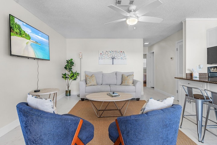 21591 Left 2br Waterfront Duplex W/ Heated Pool - Fort Myers Beach, FL