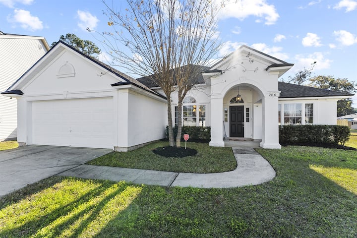 Southern Charm At Southern Rose - Kathryn Abbey Hanna Park, Jacksonville