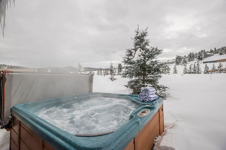 Private Hot Tub, Grill, And Near Town Center - Big Sky, MT