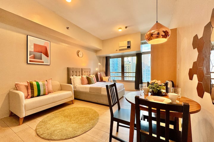 Modern Chic In Eastwood W/ 100mbps Wifi & Netflix - Quezon City