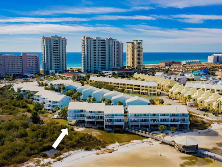 Sandcastle Townhomes #24 | Steps To Beach + Pool - Navarre, FL