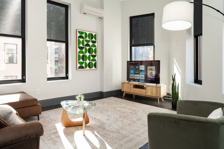 Spacious Downtown 2br City Views - Pittsburgh