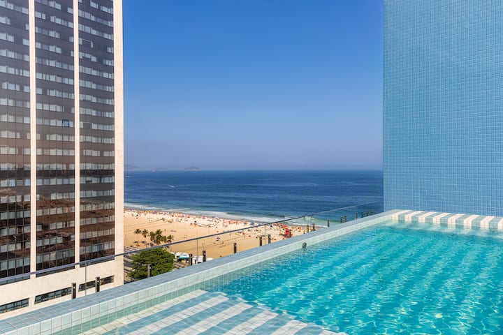 Sea View And Balcony With Bathtub | Q18 - Copacabana