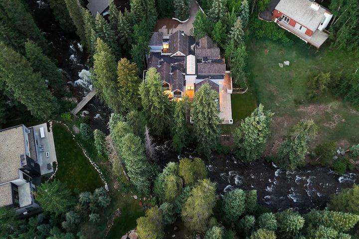 6 Bedroom Riverside Haven In East Vail - Vail, CO