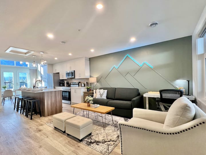 Rundle Escape- Banff Gate, Hot Tub, View, Parking - Banff