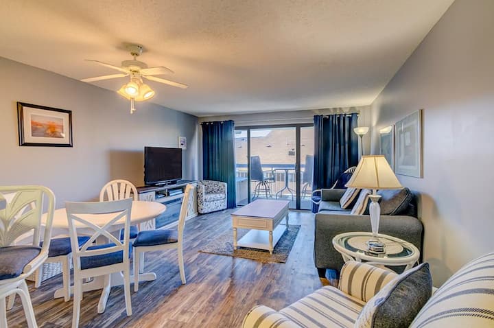 6-person Condo + Ocean Views - Myrtle Beach, SC