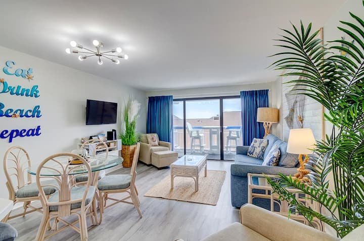 Escape To This Oceanview King Condo - Myrtle Beach, SC
