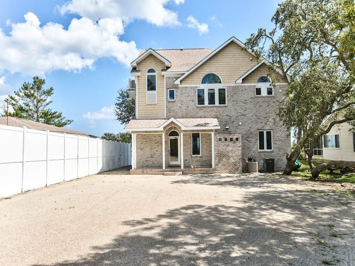 3-story Oceanfront Home On St. Teresa Beach - Alligator Point, FL
