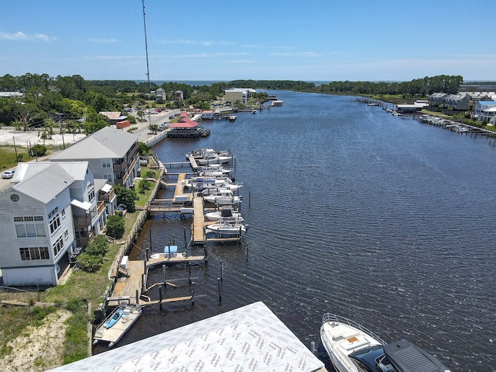 Pepper's Landing 2br/1ba Condo W/ Boat Slip On The - Carrabelle, FL