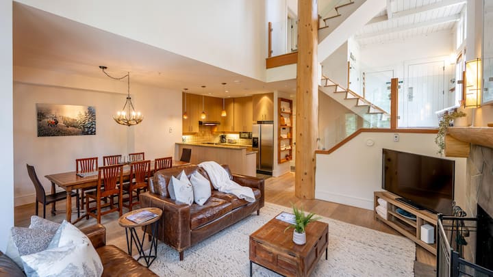 Ski-in/out | Recently Updated | Hot Tub | Garage - Whistler