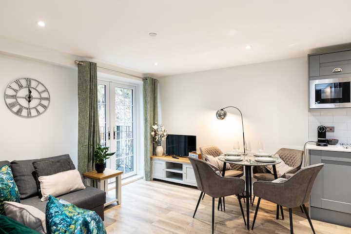 42 Rock Mill | Luxury Duplex 2 Bed Apartment - Bakewell