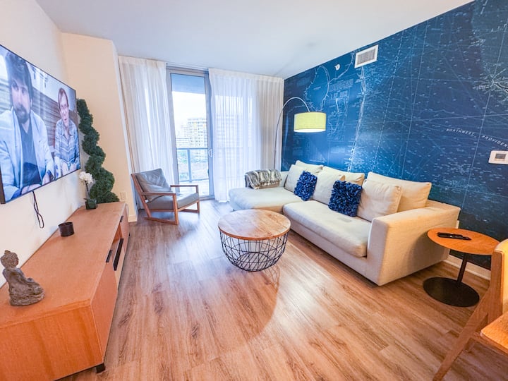 Great 2 Bedroom Hallandale - Hallandale Beach, FL