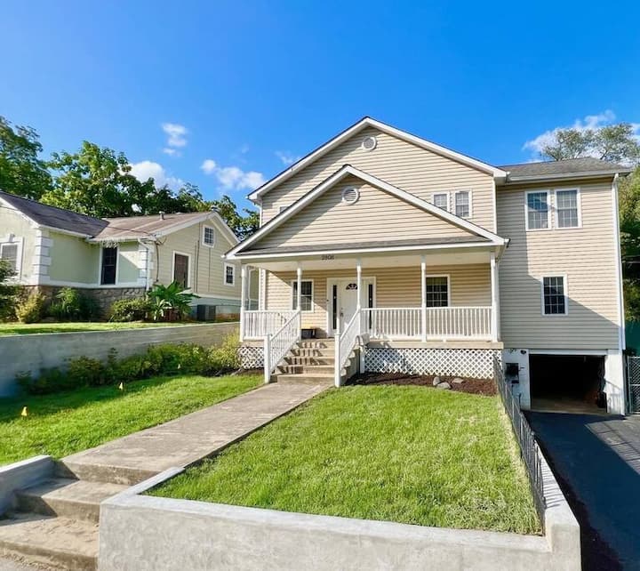 Luxury 5br Estate Near D.c. W/ Fire Pit & Deck! - National Harbor, MD