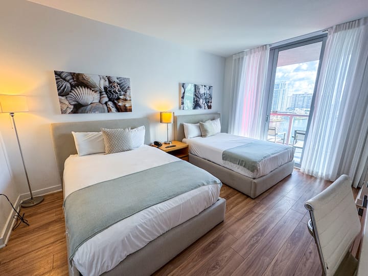 Nice Studio At Hallandale Beach - Hallandale Beach, FL