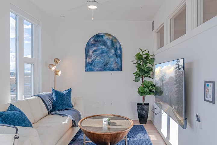 Top Floor Deluxe 1br Pool/gym/htub/bowling + More! - Salt Lake City, UT