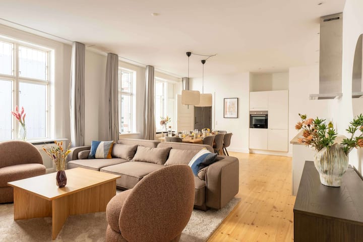 Beautiful & Spacious 4br In Vesterbro - Copenhagen