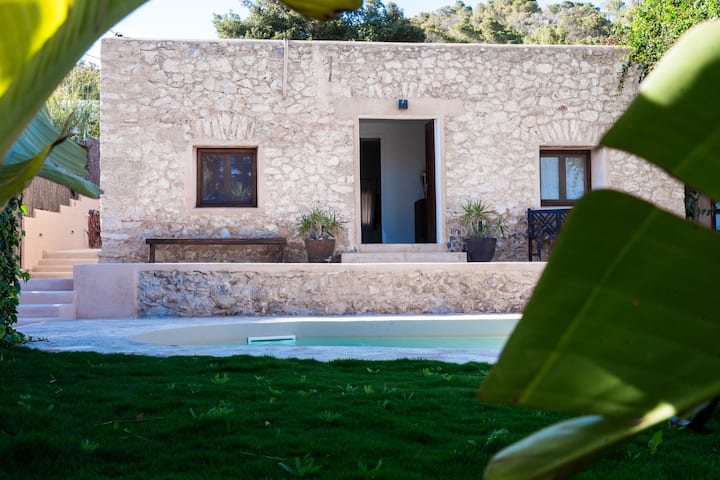 Can Calyssa: Luxury Villa Near City Center - Ibiza