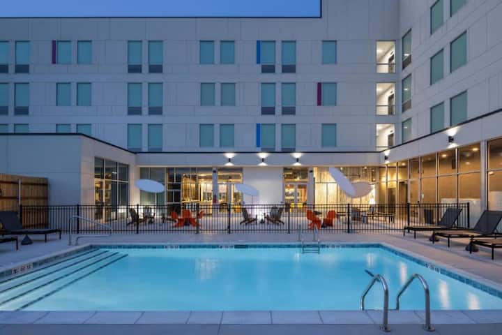 Trendy Journey Near Downtown Oklahoma City | Pool - Oklahoma City