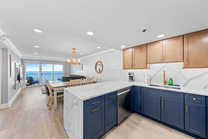 Extraordinary Oceanfront Penthouse | Unit 1209 - Ocean City, MD