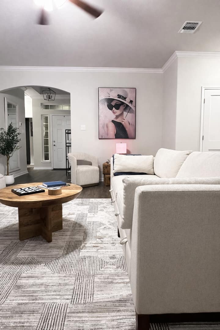 Queen's Quarters • Fast Wi-fi • Near Hospitals - Temple, TX