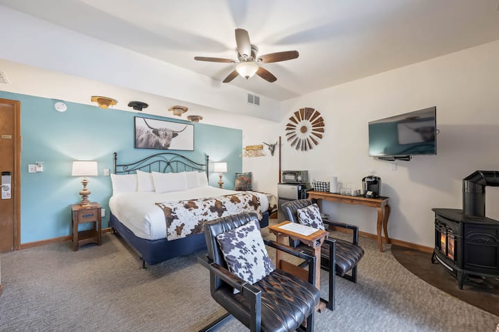 Rio Grande - River View. Tub. Fireplace. Dogok - Leavenworth, WA