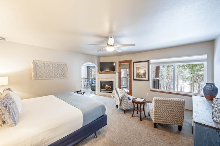 Kennebec - River View. King Bed. Deck. Fireplace. - Leavenworth, WA