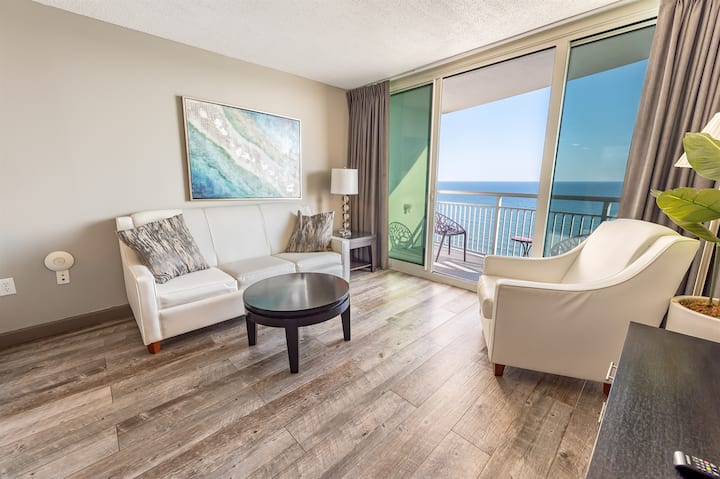 Remodeled Direct Oceanfront, Amazing Views Modern! - Ripley's Aquarium of Myrtle Beach