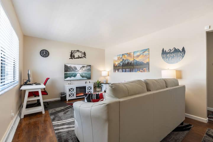 Akron 2 Bed | 1 Bath Mountain Oasis - Akron, OH