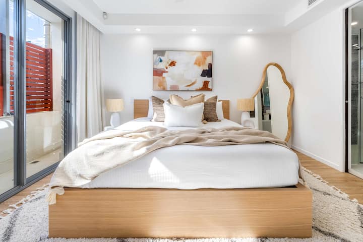 Absolute By Khove - 布羅德海灘