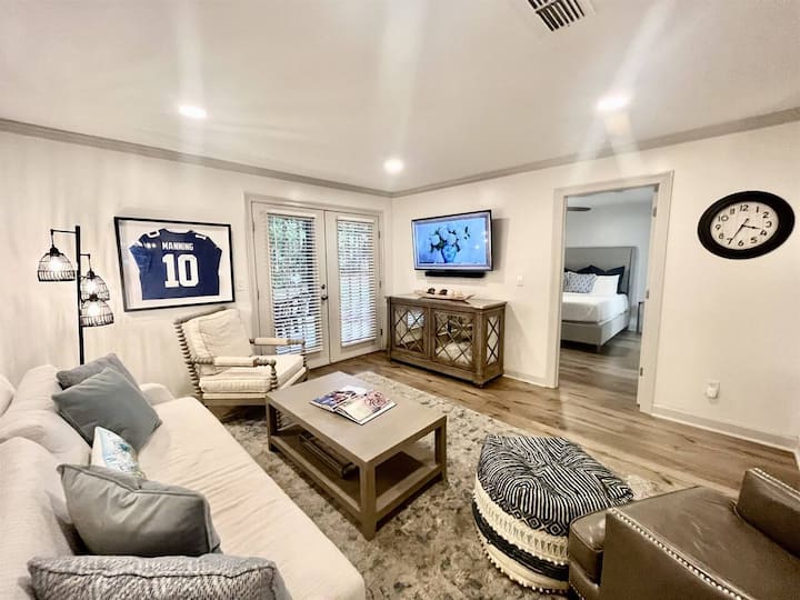 New! Walk To The Vaught From "The Rebel Stroll"! - Oxford, MS