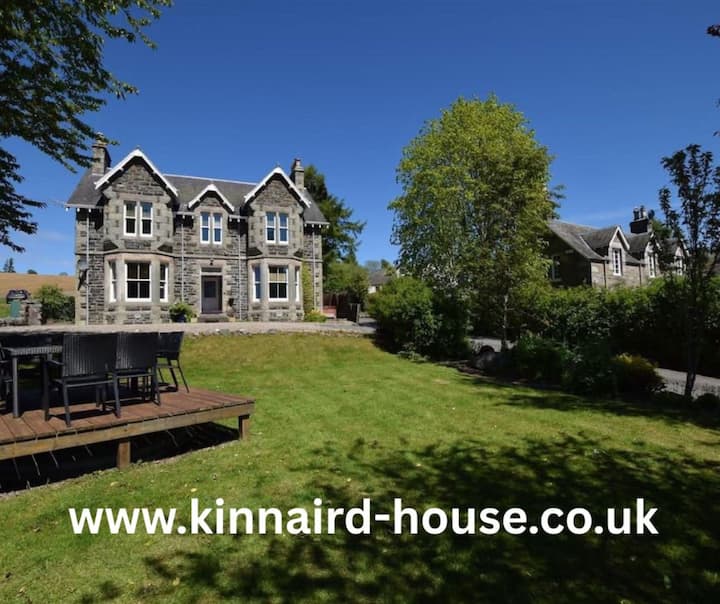 Kinnaird House, Hot Tub, 6 Bedrooms, 5 Bathrooms - Blair Atholl