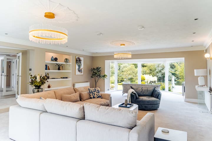 Riverside 5-bedroom Home In Windsor - Maidenhead