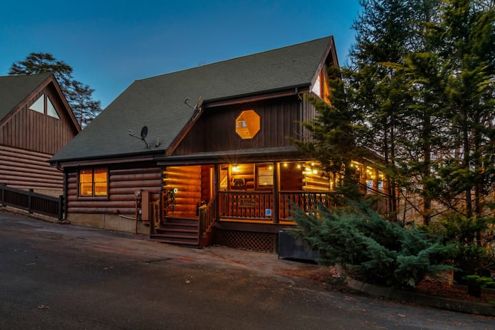 Fall Special– 2br Cabin W/ Sauna & Ev Charger - Pigeon Forge, TN