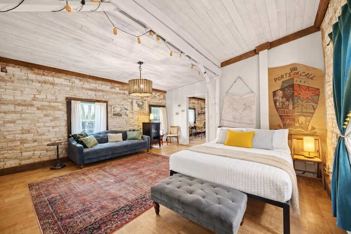 Stylish Brick Unit In Old Louisville Near Downtown - Louisville, KY