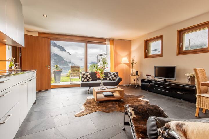 Chasa Arpiglia: Modern 2.5-room Apartment And Sun - Guarda