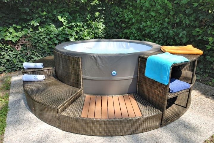 Un Refuge Paisible Dans Une Villa Avec Jacuzzi - Lignano Sabbiadoro
